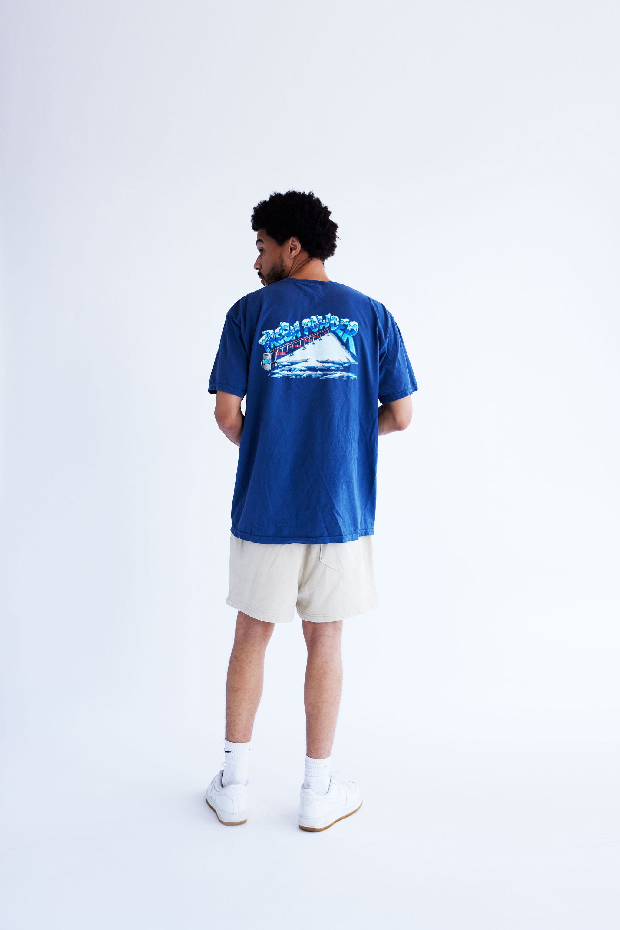 The Essence Fresh Powder Pocket Tee – Savvy Threads