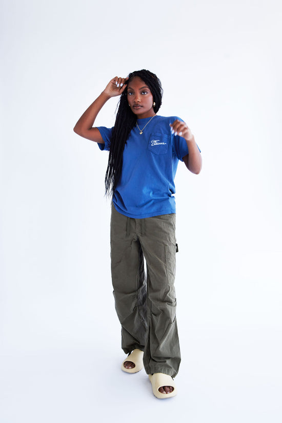 The Essence Fresh Powder Pocket Tee – Savvy Threads